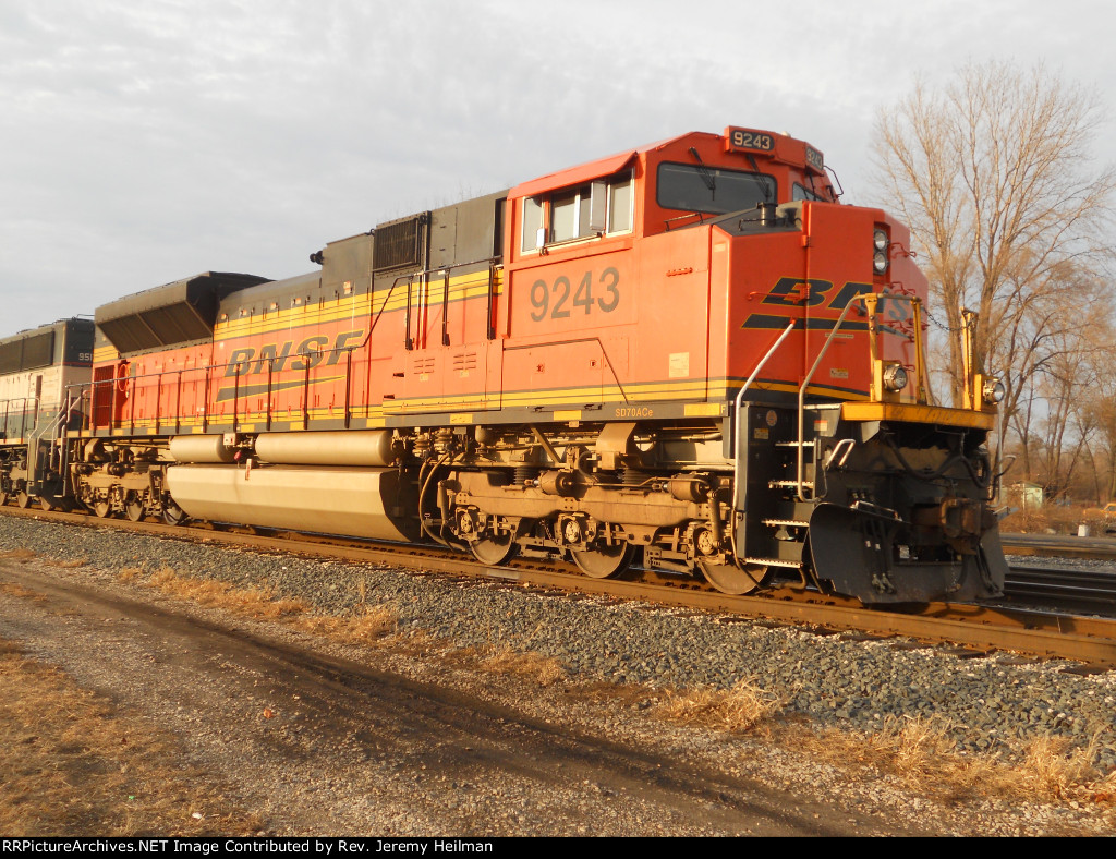 BNSF 9243 (1)